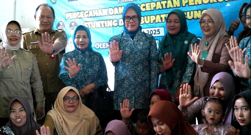 TP PKK Bungo Bersama TP3S Serahkan Bantuan Cegah Stunting di Dua ...